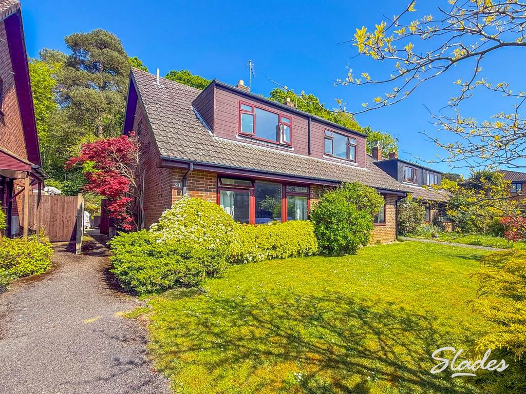 Cuckoo Hill Way, Bransgore, Christchurch 3 bed semi-detached house - £ ...