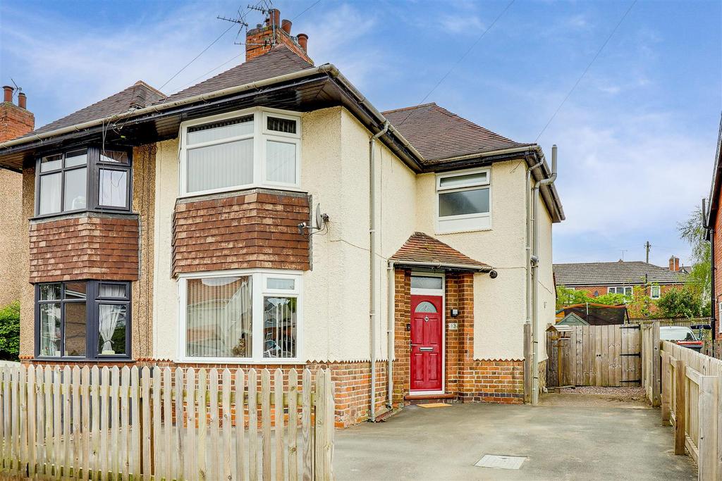 Windmill Grove, Hucknall NG15 3 bed semi-detached house - £210,000