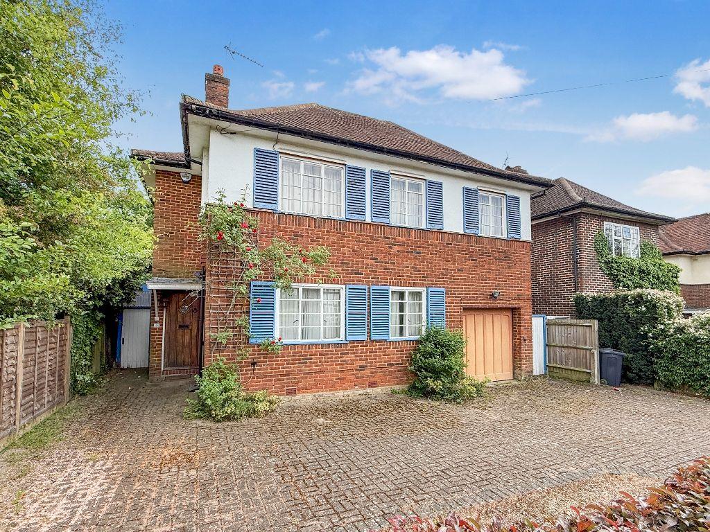 West End Avenue, Pinner 4 bed detached house for sale - £1,150,000