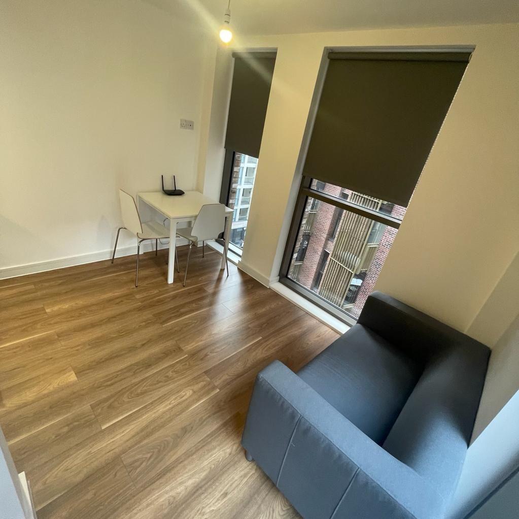 Corner Studio, One Wolstenholme... Studio to rent - £675 pcm (£156 pw)