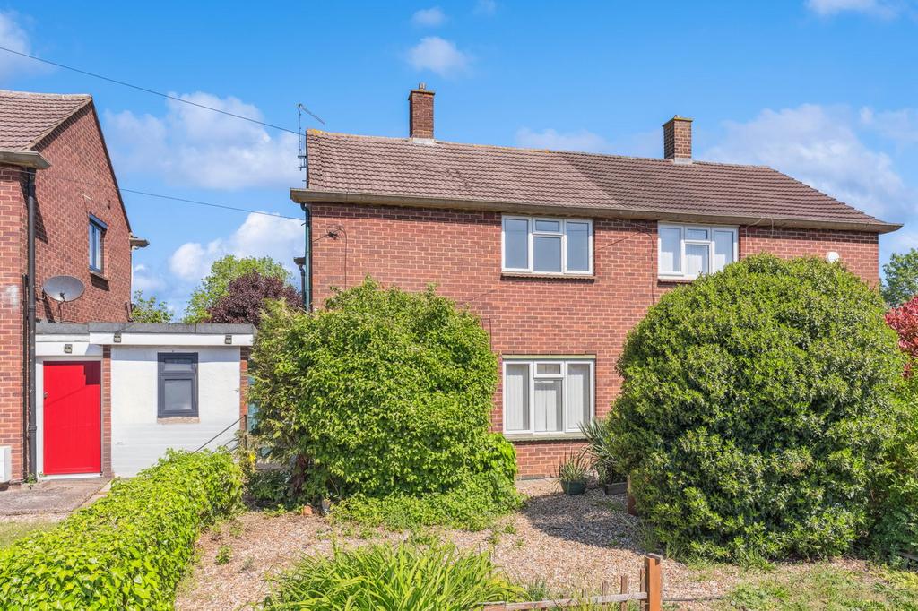 Burford Way, Hitchin, SG5 2 bed semi-detached house for sale - £370,000