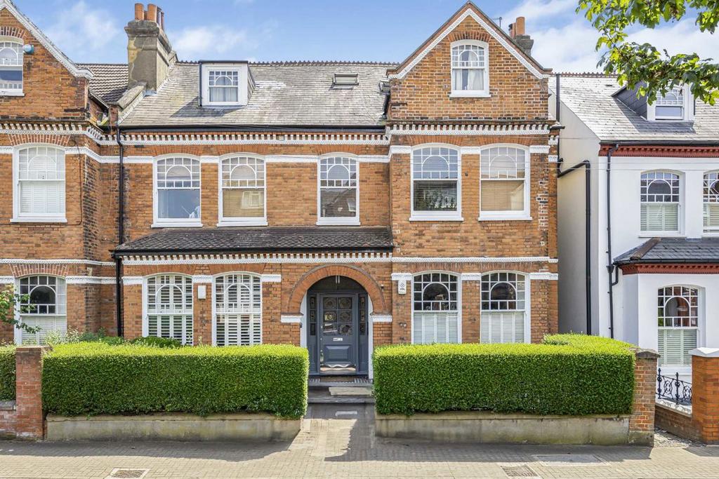 Elmbourne Road, London SW17 1 bed flat for sale - £550,000