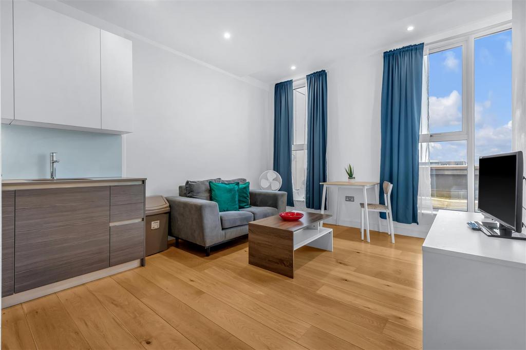 Lampton Road, Hounslow TW3 Studio - £1,450 pcm (£335 pw)