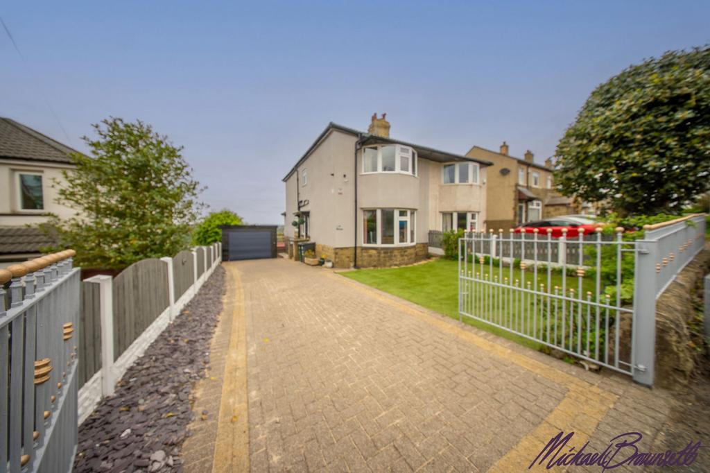 Roper Lane, Bradford BD13 3 bed semi-detached house for sale - £279,950