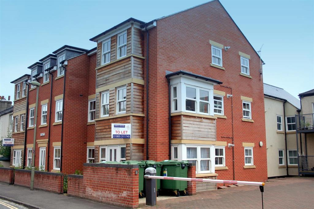 Arthur Salter Court, Brook Street... 1 bed flat - £1,475 pcm (£340 pw)
