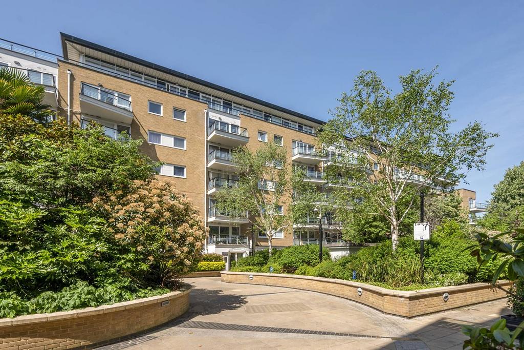 Smugglers Way, Wandsworth, London, SW18 2 bed flat for sale - £500,000