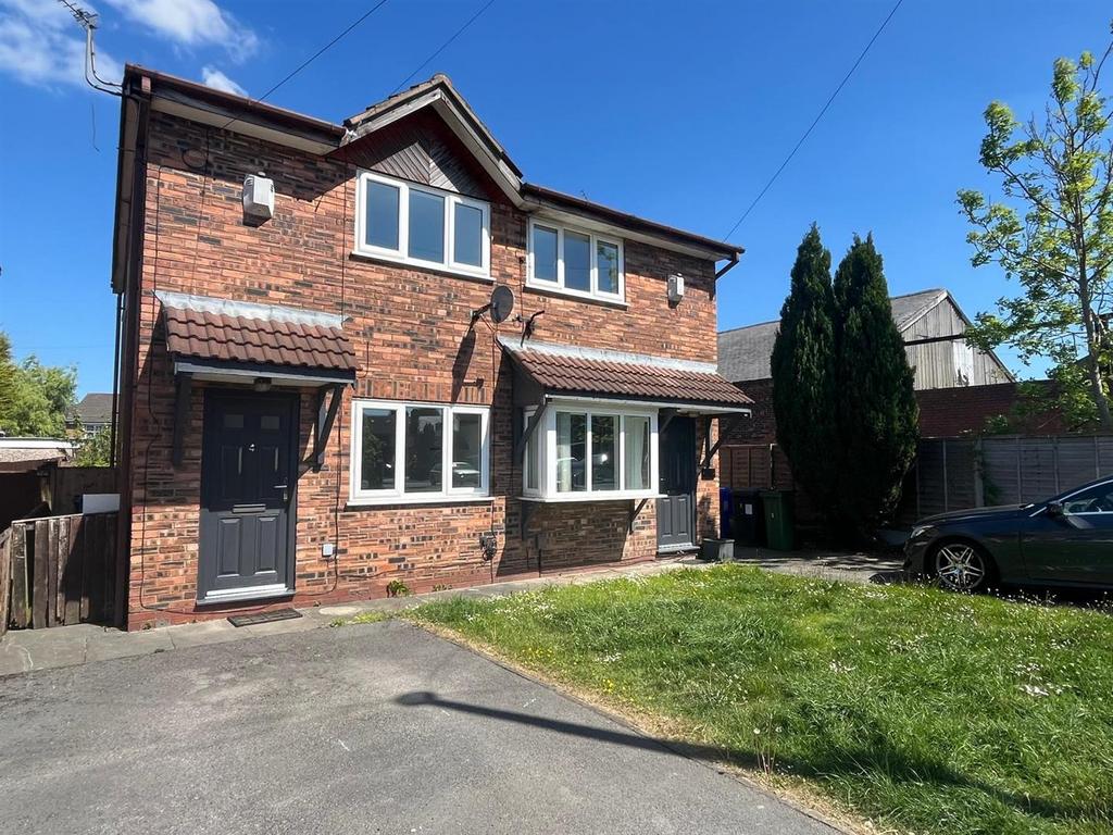 Markham Close, Hyde SK14 2 bed semi-detached house for sale - £175,000