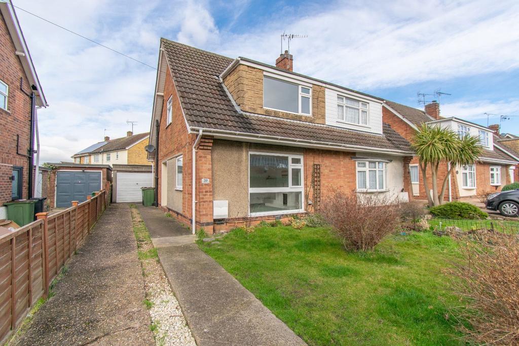 Cornwall Road, Wigston LE18 3 bed semi-detached house - £240,000