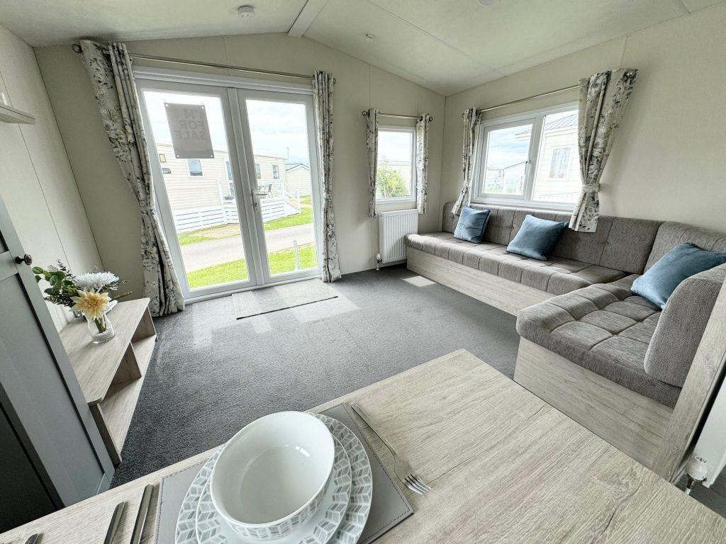 Solent Breezes Holiday Park 2 bed park home - £49,995