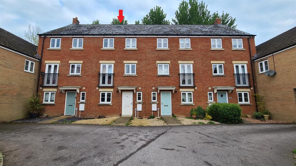 Orchard Court, Norton Fitzwarren 4 bed terraced house - £1,500 pcm (£ ...