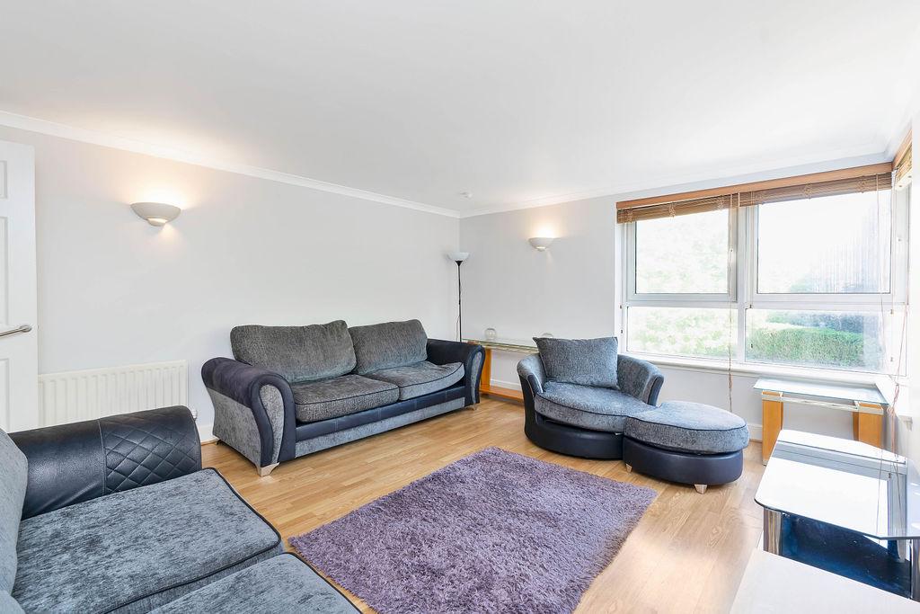 Ann Terrace, Holyrood, Edinburgh, EH8 2 bed flat - £1,695 pcm (£391 pw)