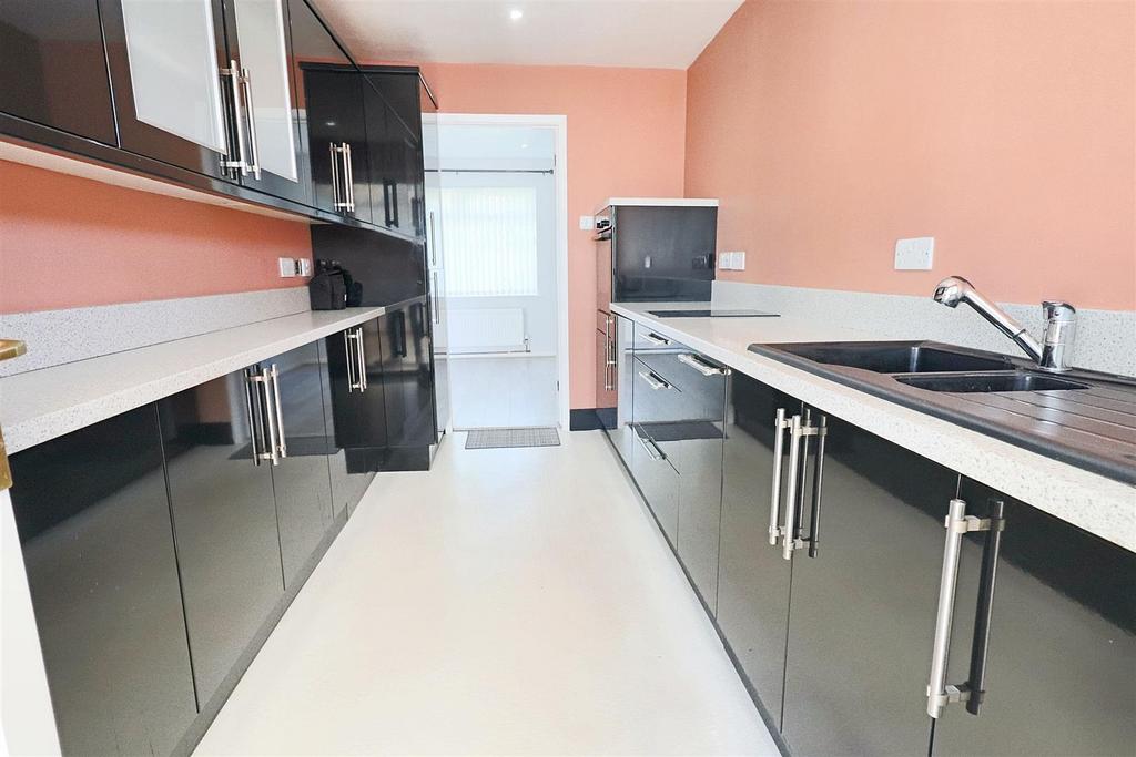 Lakeland Drive, Oulton Broad, Lowestoft 3 bed terraced house for sale ...