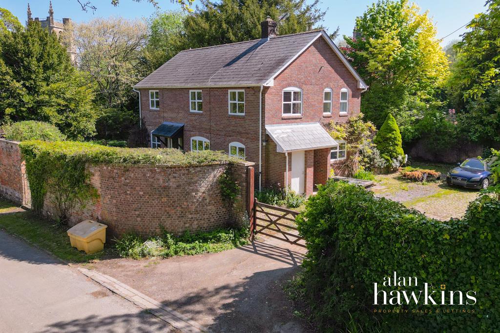 Clyffe Pypard, Swindon SN4 7 4 bed detached house - £725,000