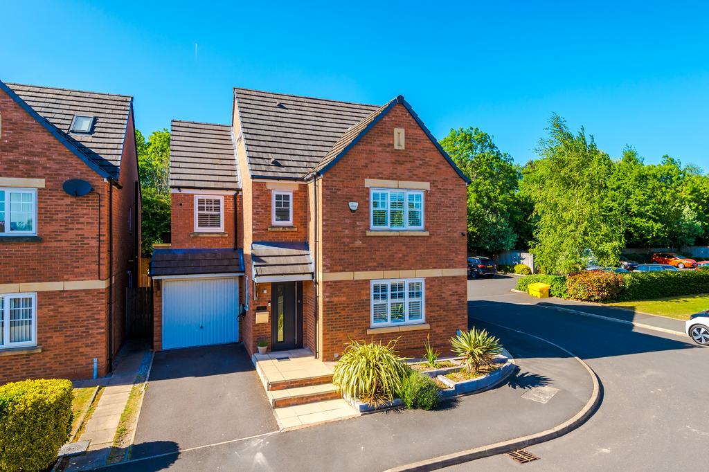 Prestwood Close Davyhulme M41 4 Bed Detached House For Sale 550 000