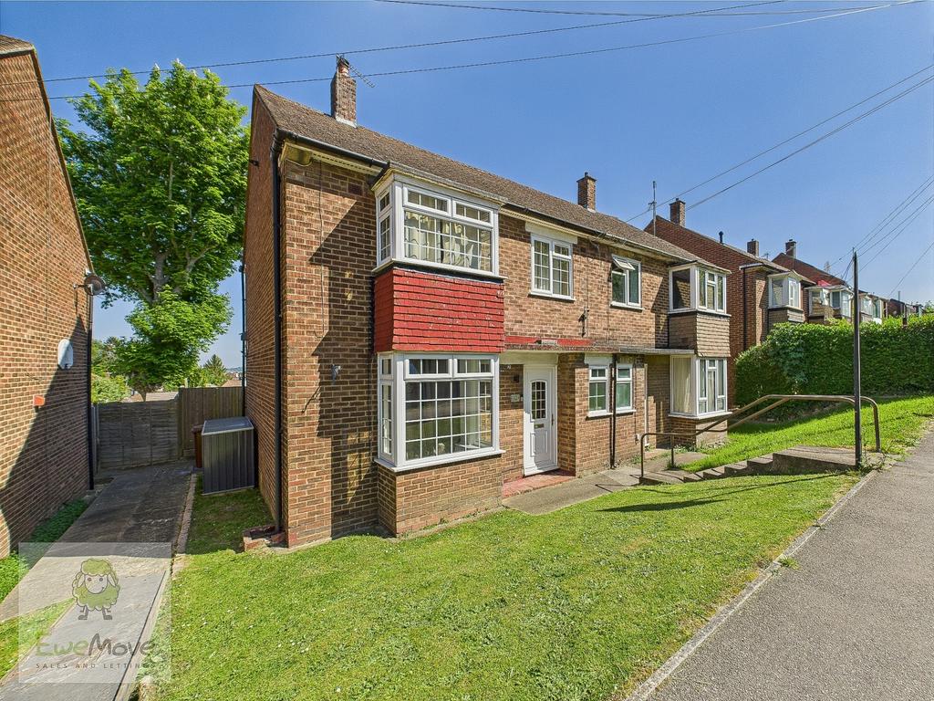 Columbine Close, Strood, Rochester... 3 bed semi-detached house - £300,000