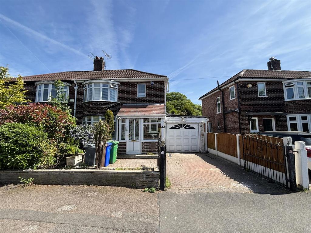Morningside Drive, East Didsbury... 3 bed house - £1,500 pcm (£346 pw)