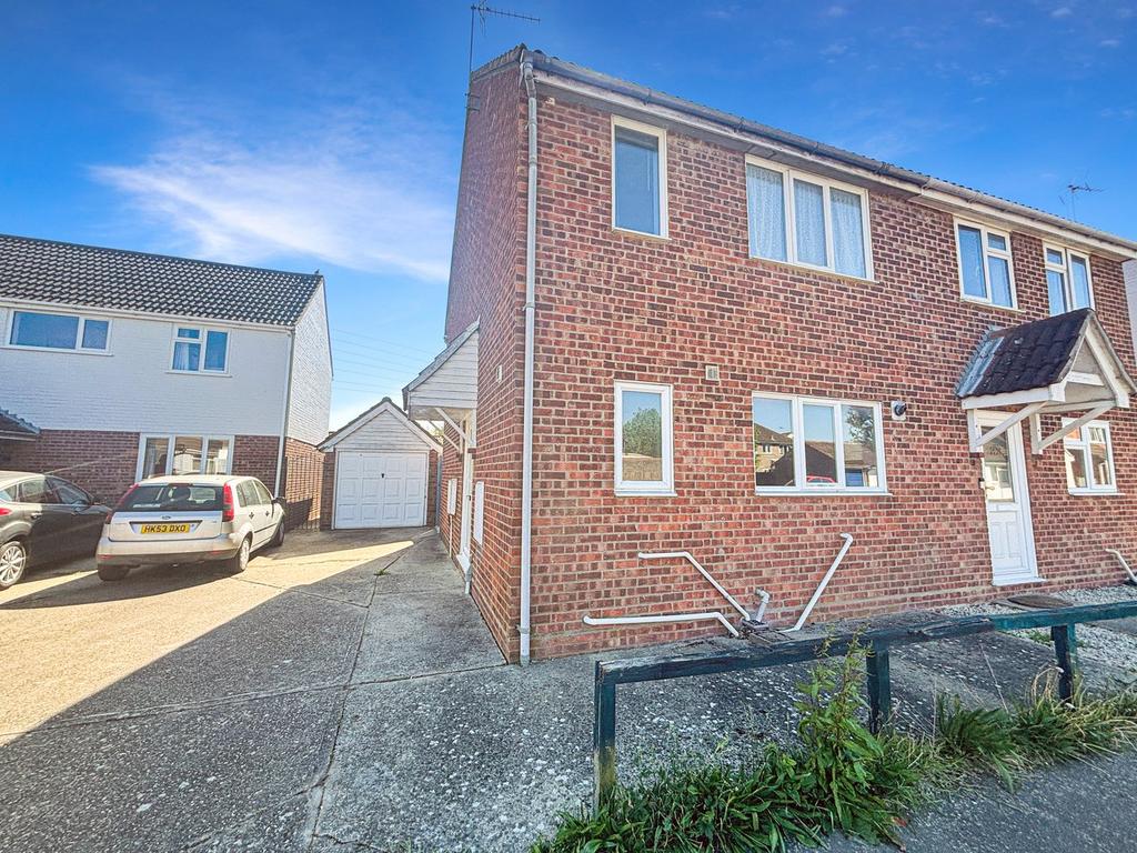 Richard Avenue, Wivenhoe, Colchester... 3 bed semi-detached house for ...
