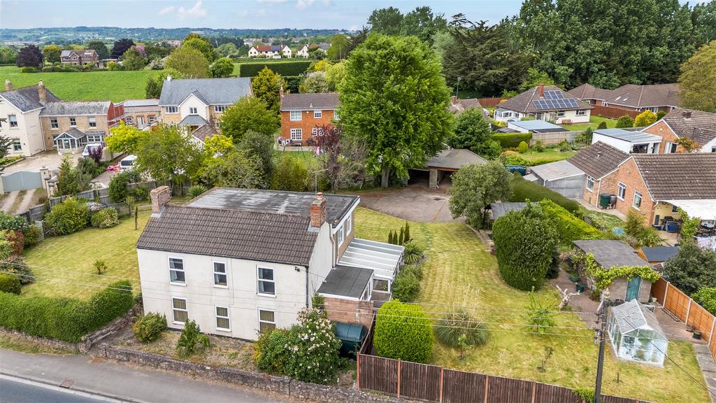 Henlade, Taunton 4 bed detached house for sale - £399,950