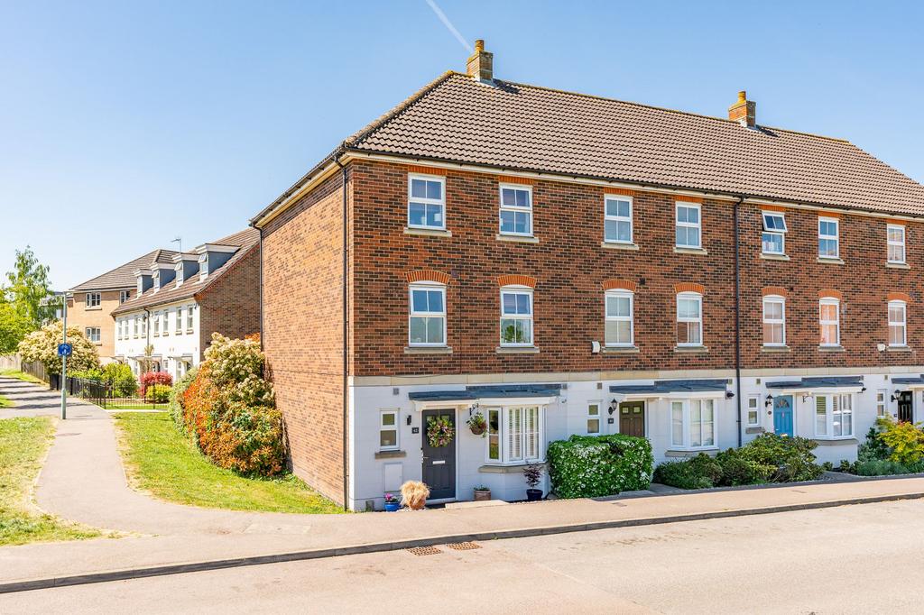 Lady Margaret Gardens, Ware SG12 4 bed end of terrace house - £595,000