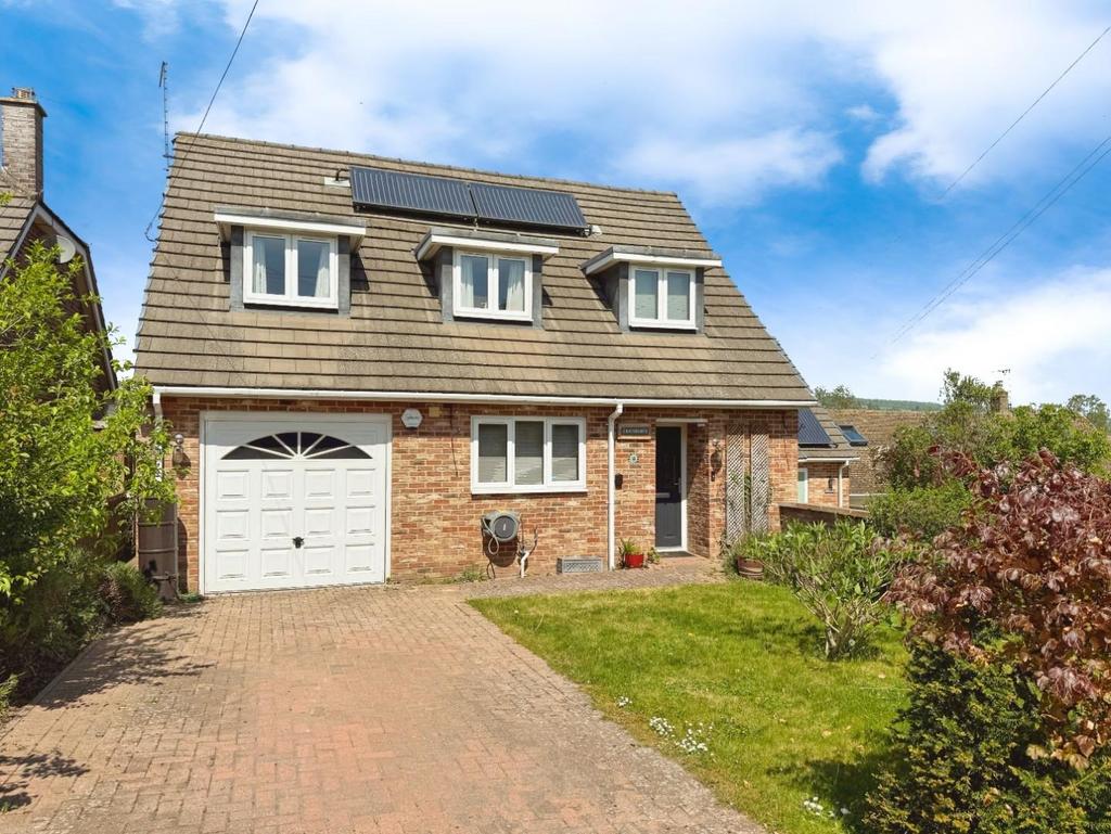 The Nursery, Kings Stanley, Stonehouse 4 bed link detached house - £510,000