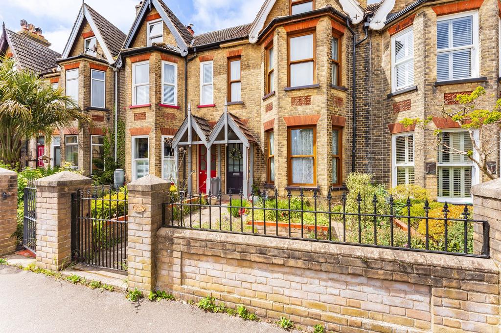 London Road South, Lowestoft 4 bed terraced house - £300,000