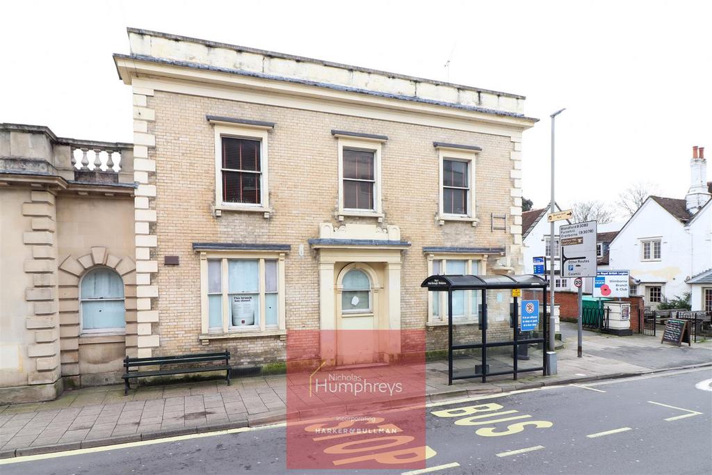 West Borough, Wimborne 2 bed apartment - £1,295 pcm (£299 pw)