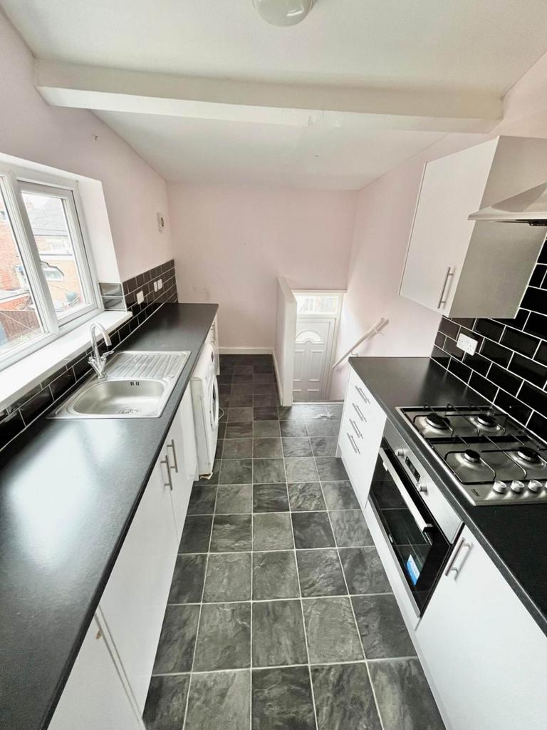 Eastbourne Avenue, Gateshead NE8 3 bed flat - £650 pcm (£150 pw)