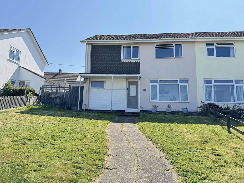 Moreton Avenue, Bideford 3 bed semi-detached house - £250,000