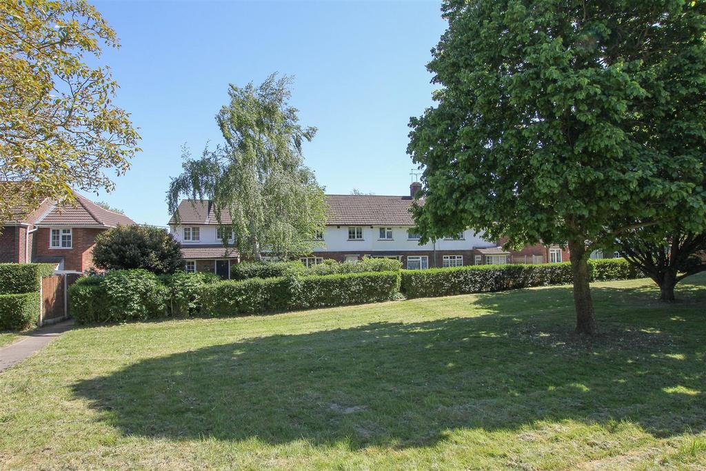 Court View, Ingatestone 3 bed terraced house for sale - £390,000