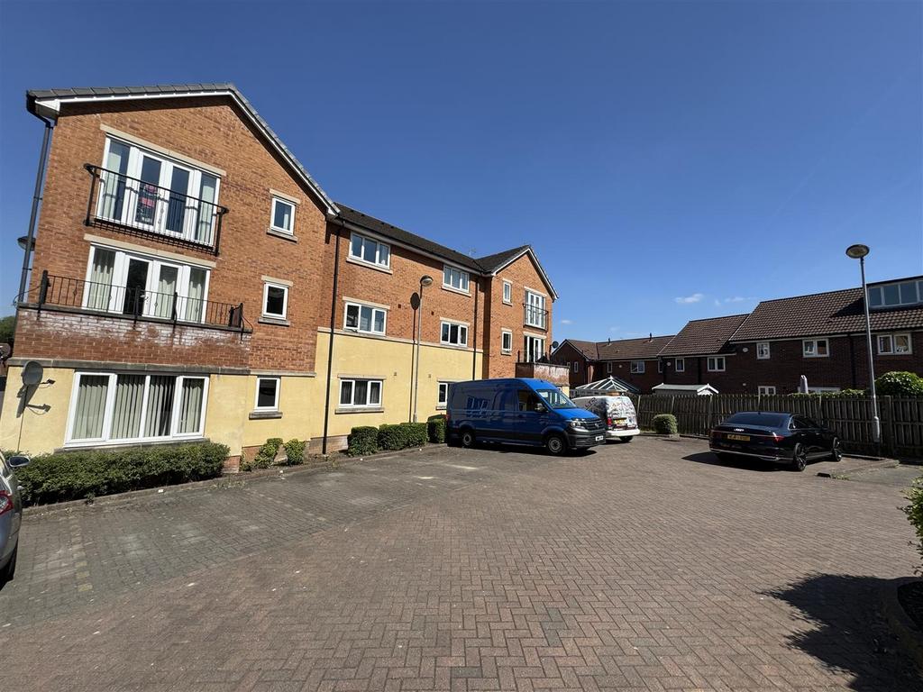 Haverhill Grove, Wombwell 2 bed apartment - £700 pcm (£162 pw)
