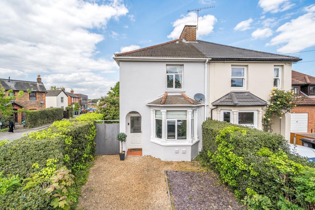 Arthurs Bridge Road, Horsell, GU21 3 bed semi-detached house - £575,000