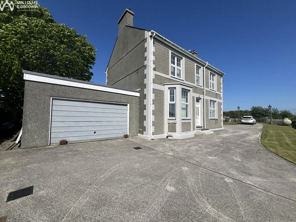 Bodffordd, Llangefni, Anglesey, LL77 5 bed detached house for sale - £ ...