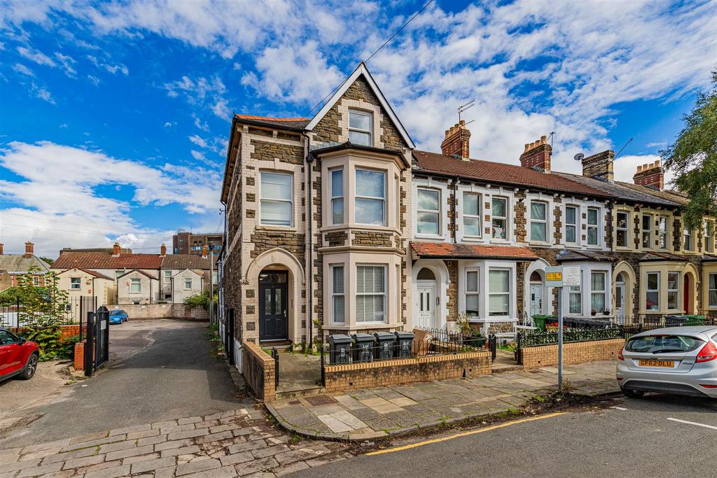 Rawden Place, Cardiff CF11 2 bed duplex for sale - £210,000