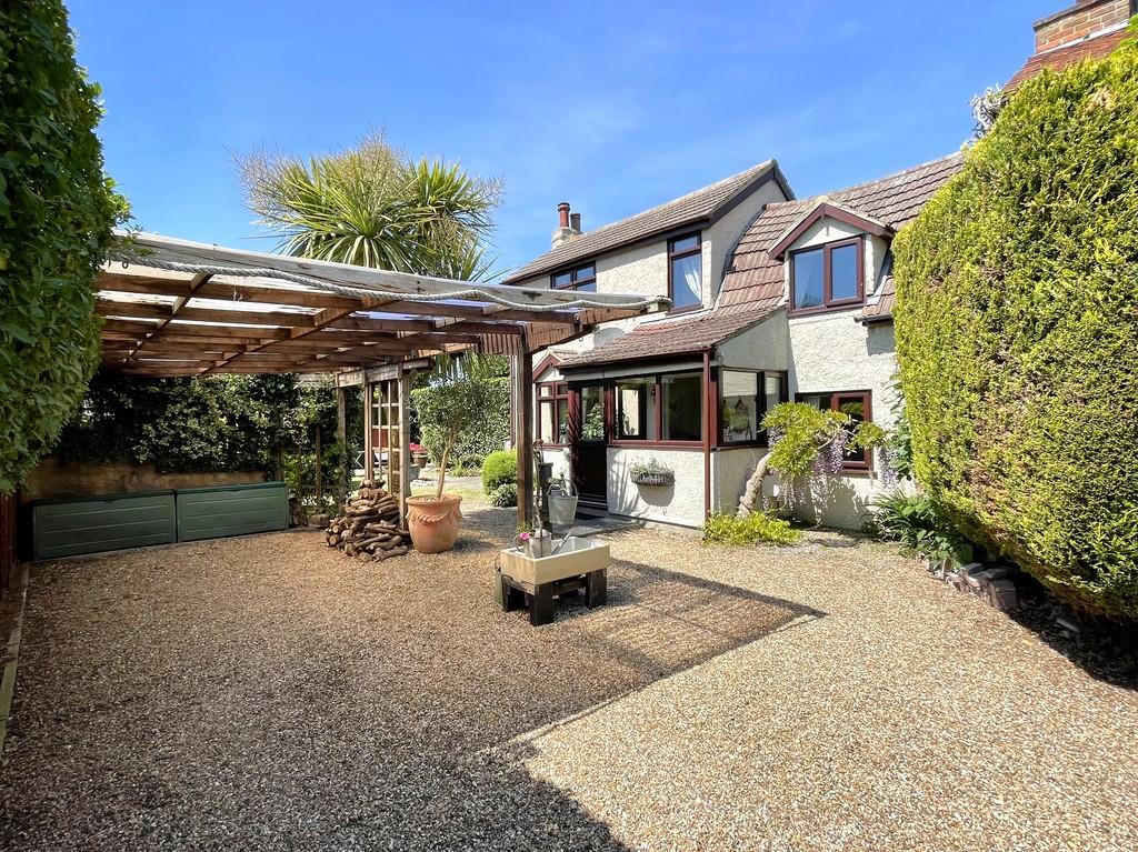 Blue Road, Tiptree 3 bed semi-detached house - £375,000