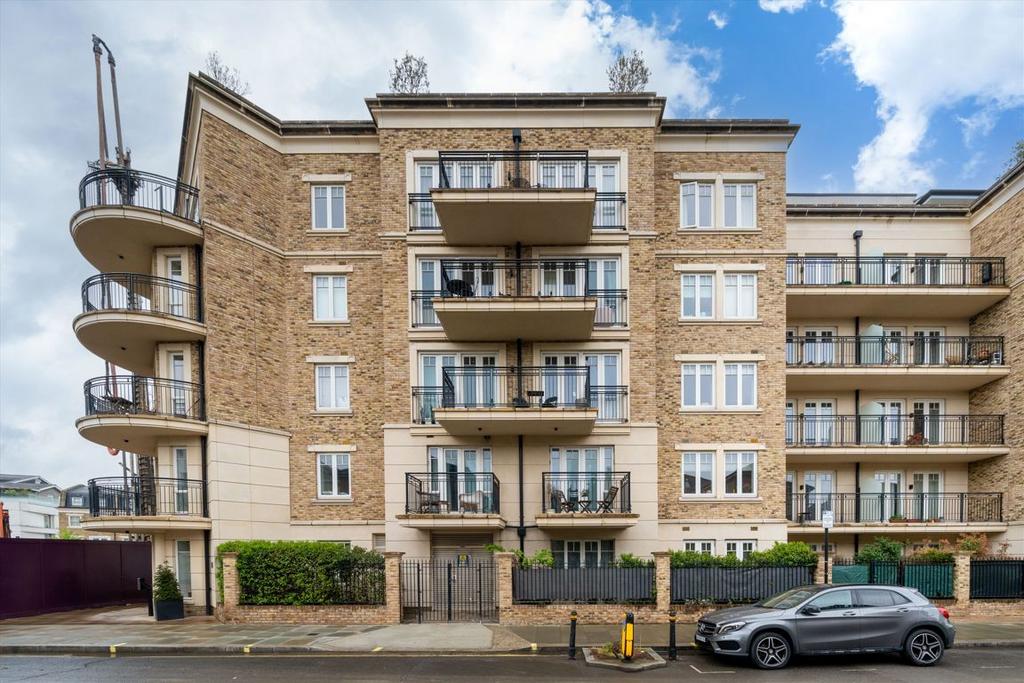 Carnwath Road, London SW6 4 bed flat to rent - £8,996 pcm (£2,076 pw)