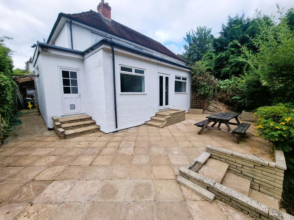 Southway, Guildford 1 bed in a house share to rent - £825 pcm (£190 pw)