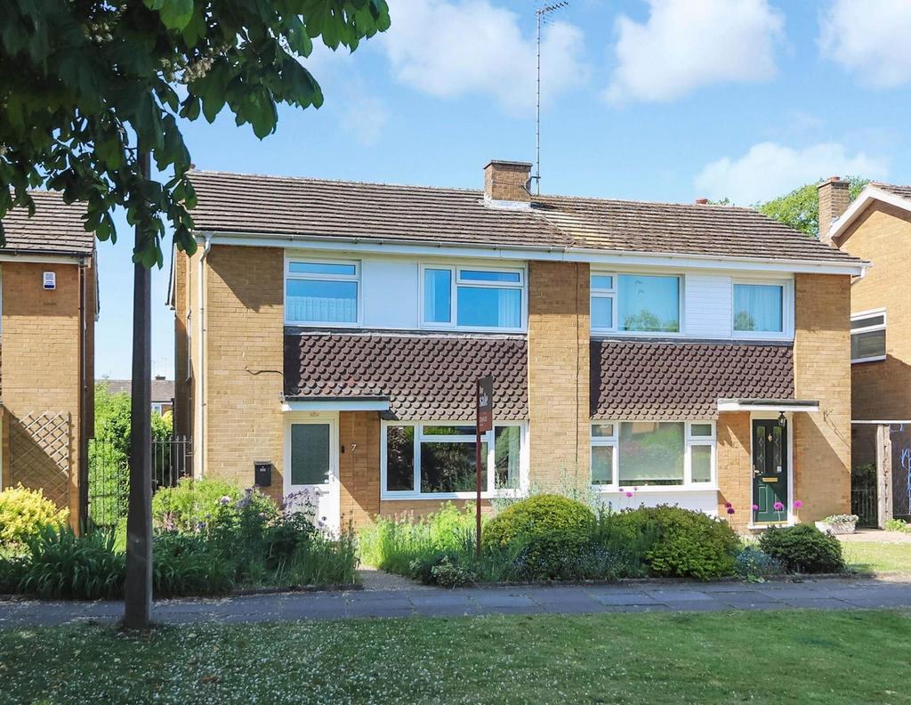 Tring 3 bed semi-detached house for sale - £575,000