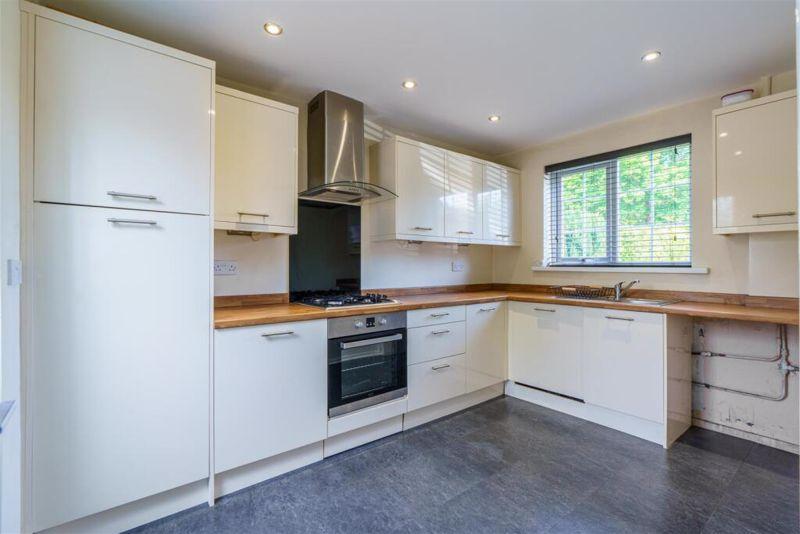 Ballater Road, London, SW2 2 bed apartment - £1,950 pcm (£450 pw)