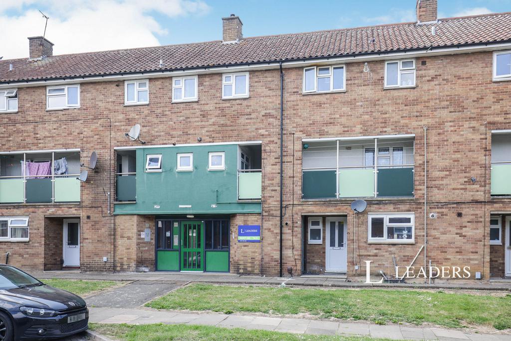 South Oval, King's Heath, NN5 7LF 3 bed flat - £1,100 pcm (£254 pw)