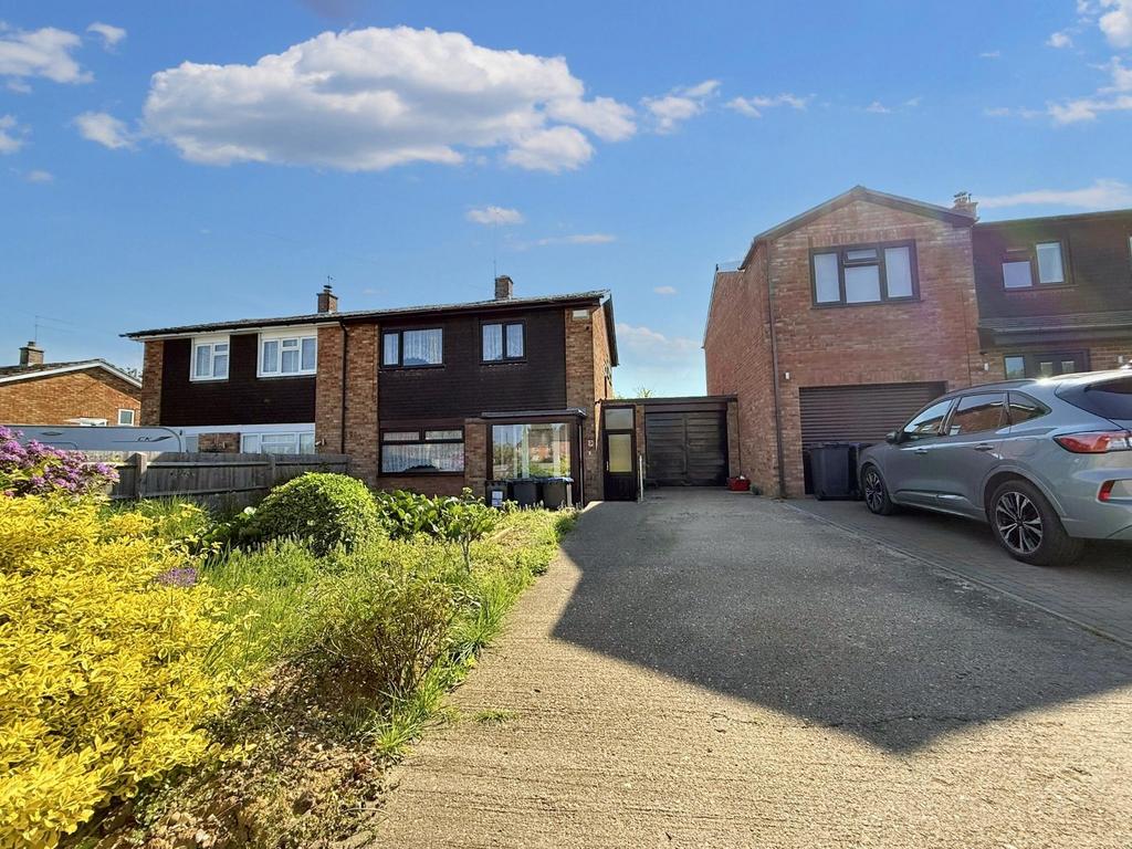 Croft Way, Weedon, NN7 4QX. 3 bed semi-detached house for sale - £240,000