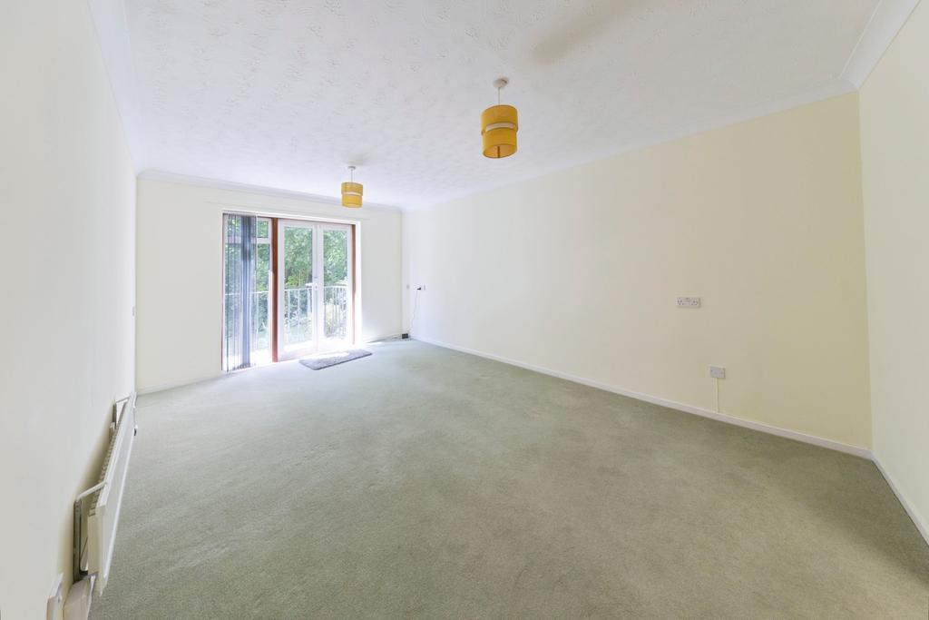 Hertswood Court, Barnet EN5 1 bed apartment for sale - £145,000