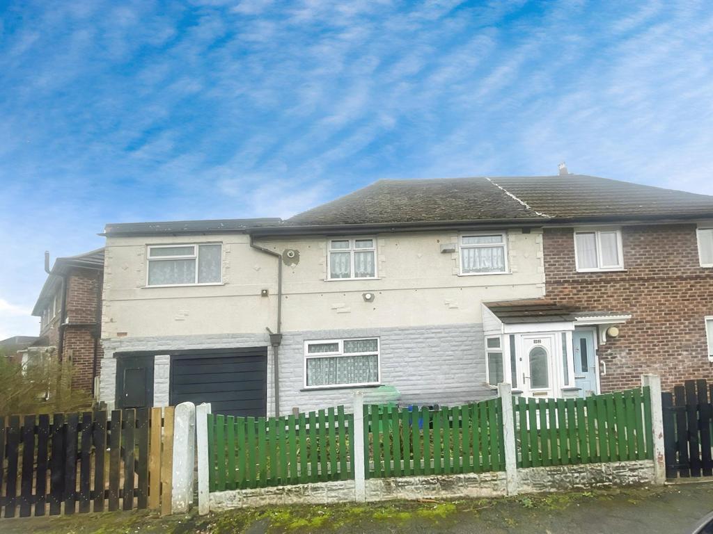 Honford Road, Greater Manchester M22 3 bed semi-detached house - £140,000