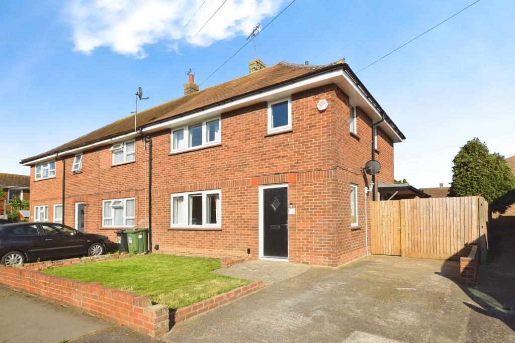 Lea Avenue, East Sussex TN31 3 bed semi-detached house for sale - £350,000