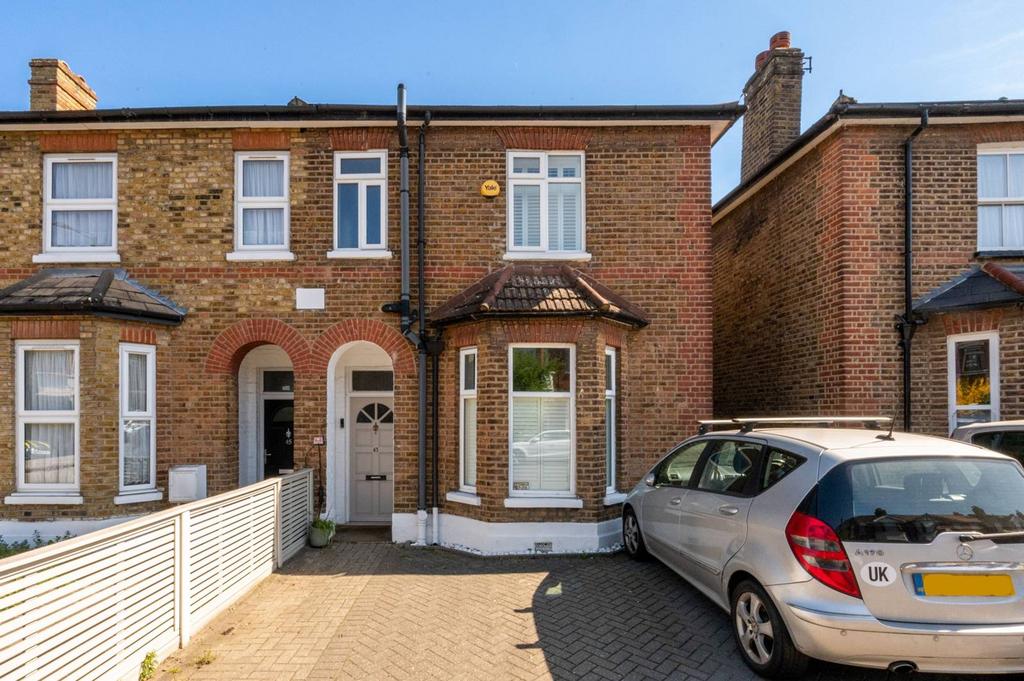 Manor Road, Richmond, TW9 3 bed house to rent - £5,400 pcm (£1,246 pw)