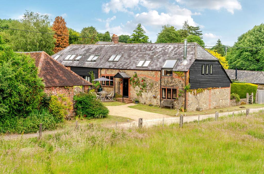 Rogate, Haben Farm, GU31 4 bed barn conversion - £775,000