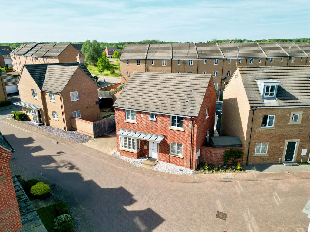 Hampton Vale PE7 4 bed detached house for sale - £350,000