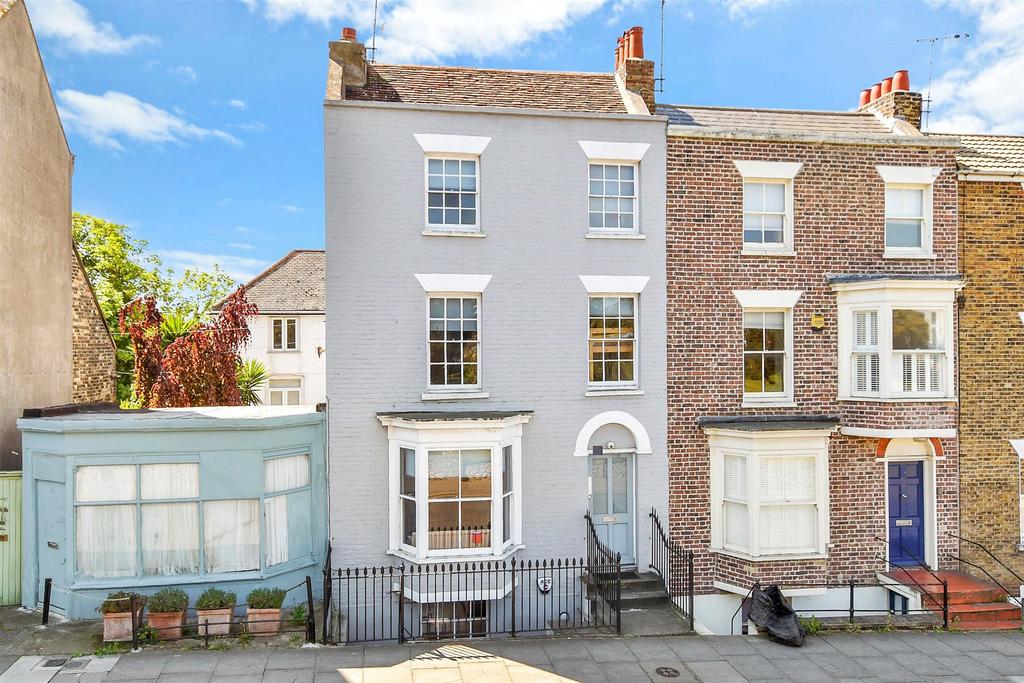 Trinity Square, Margate CT9 4 bed townhouse for sale - £363,500