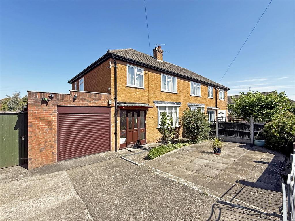 Sunfield Gardens, Bayston Hill... 3 bed semi-detached house for sale ...
