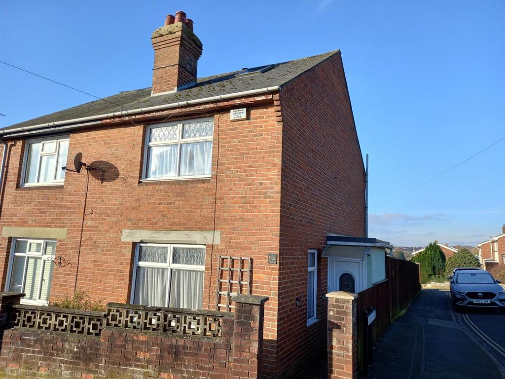 Halberry Lane, Newport PO30 2 bed semi-detached house - £220,000