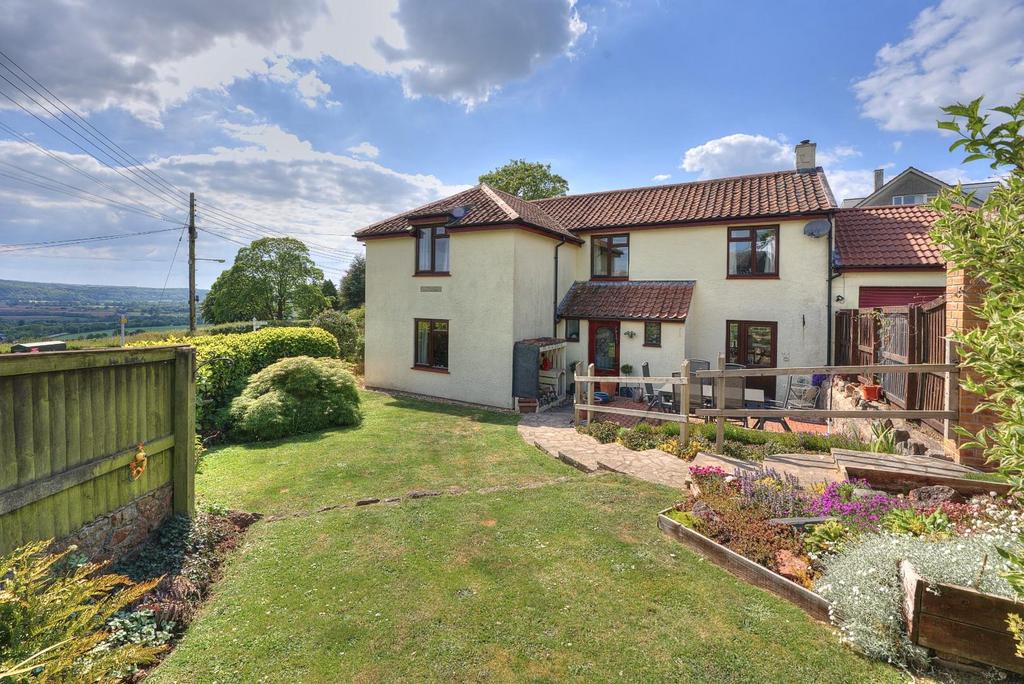 Charming cottage in Redhill enjoying... 4 bed detached house for sale ...